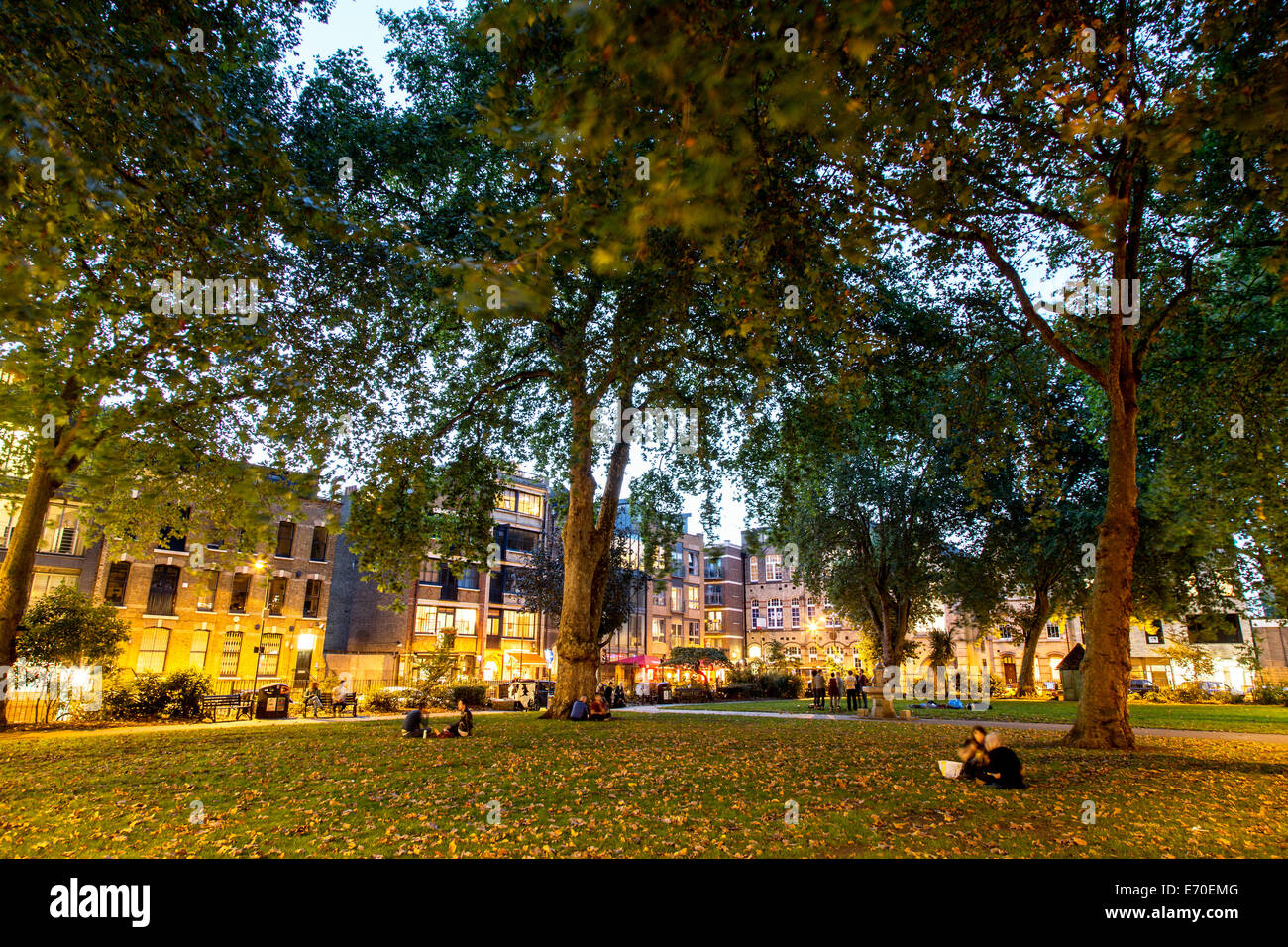 Hoxton Square At Night London Stock Photo - Alamy