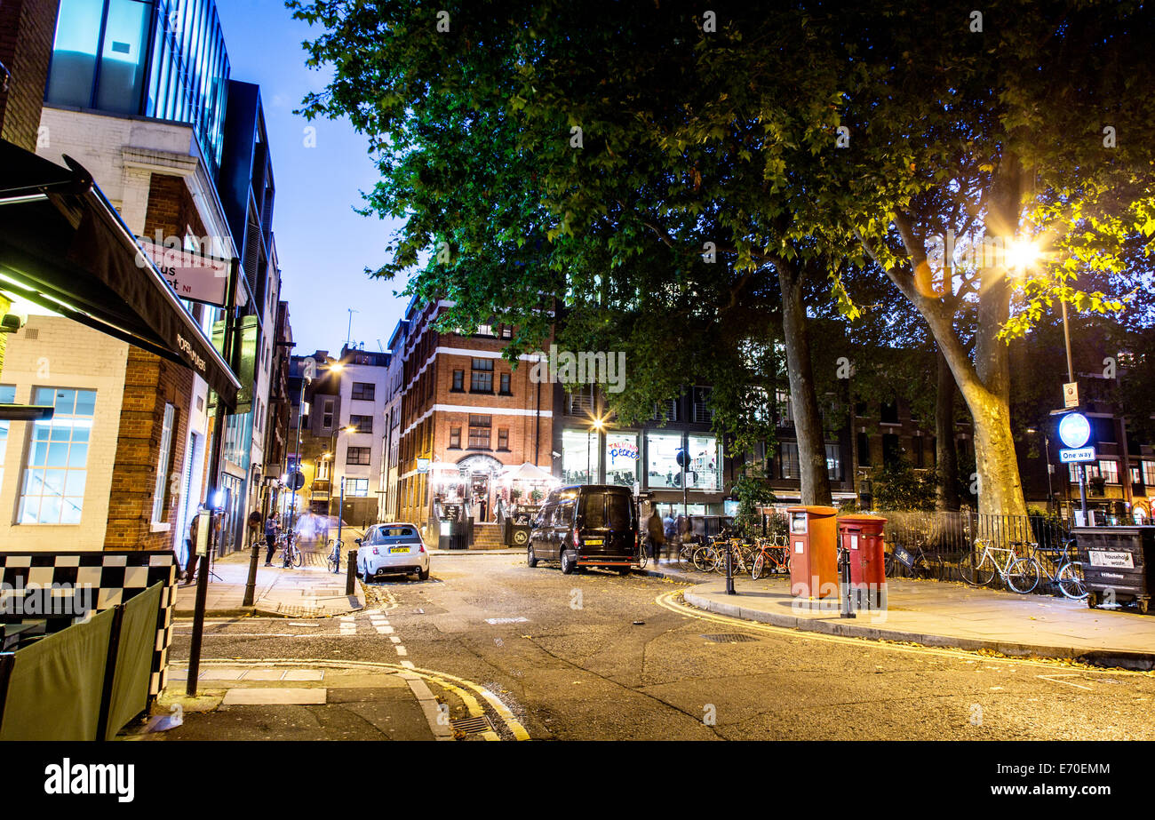 Hoxton Square At Night London Stock Photo - Alamy