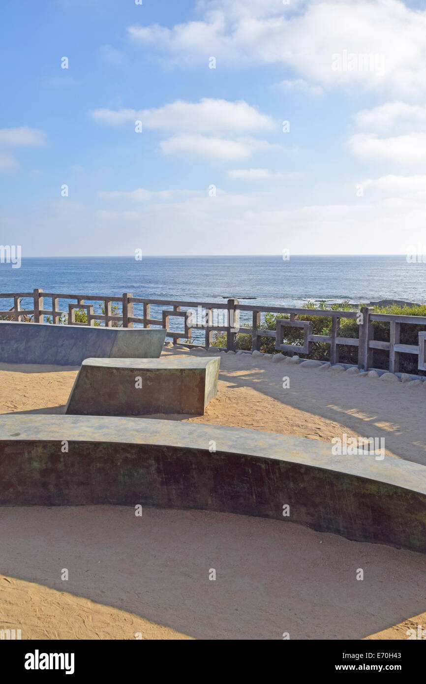 Modern Park Benches in Laguna Beach Stock Photo - Alamy