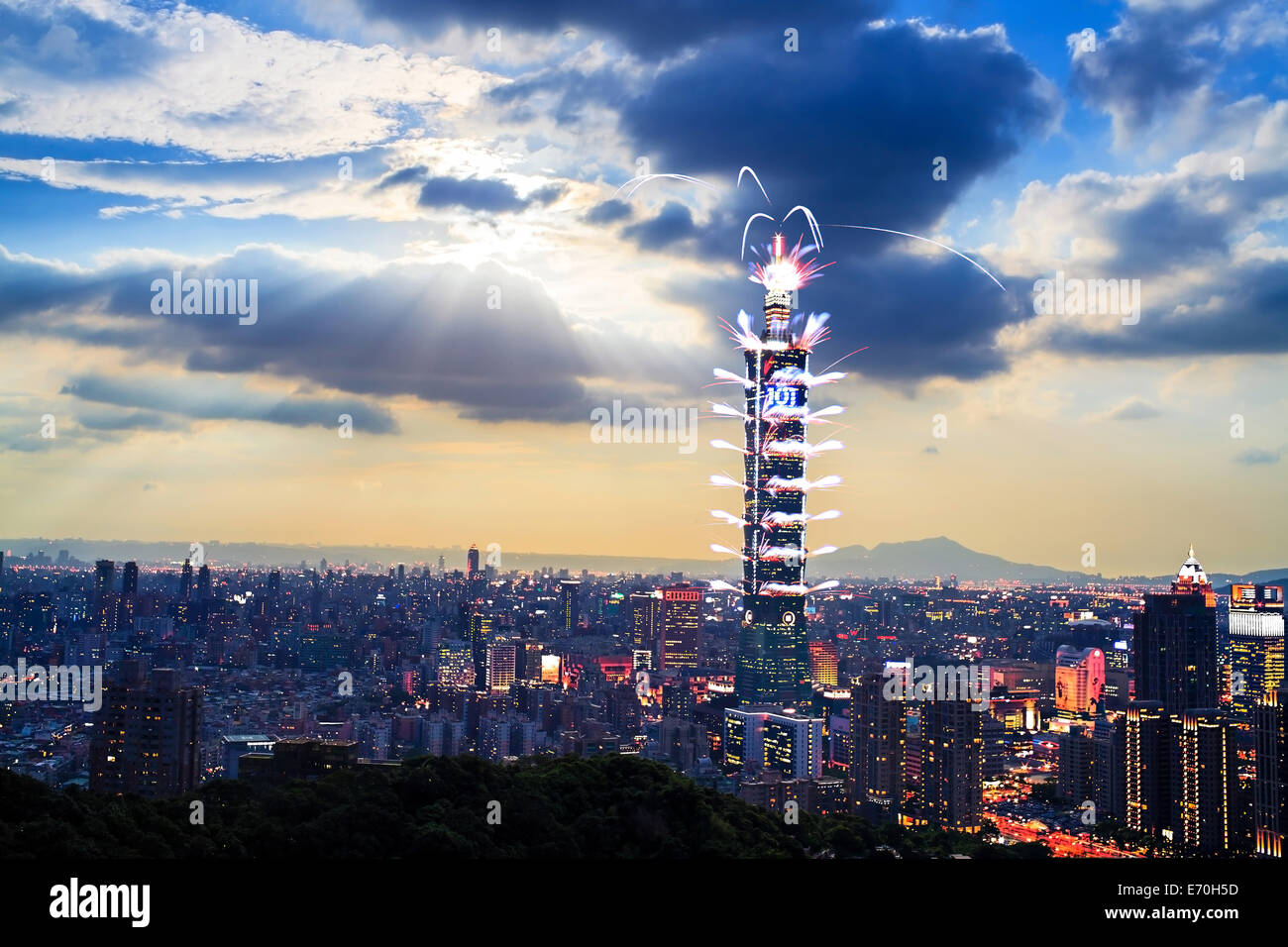Taipei 101 fireworks hi-res stock photography and images - Alamy