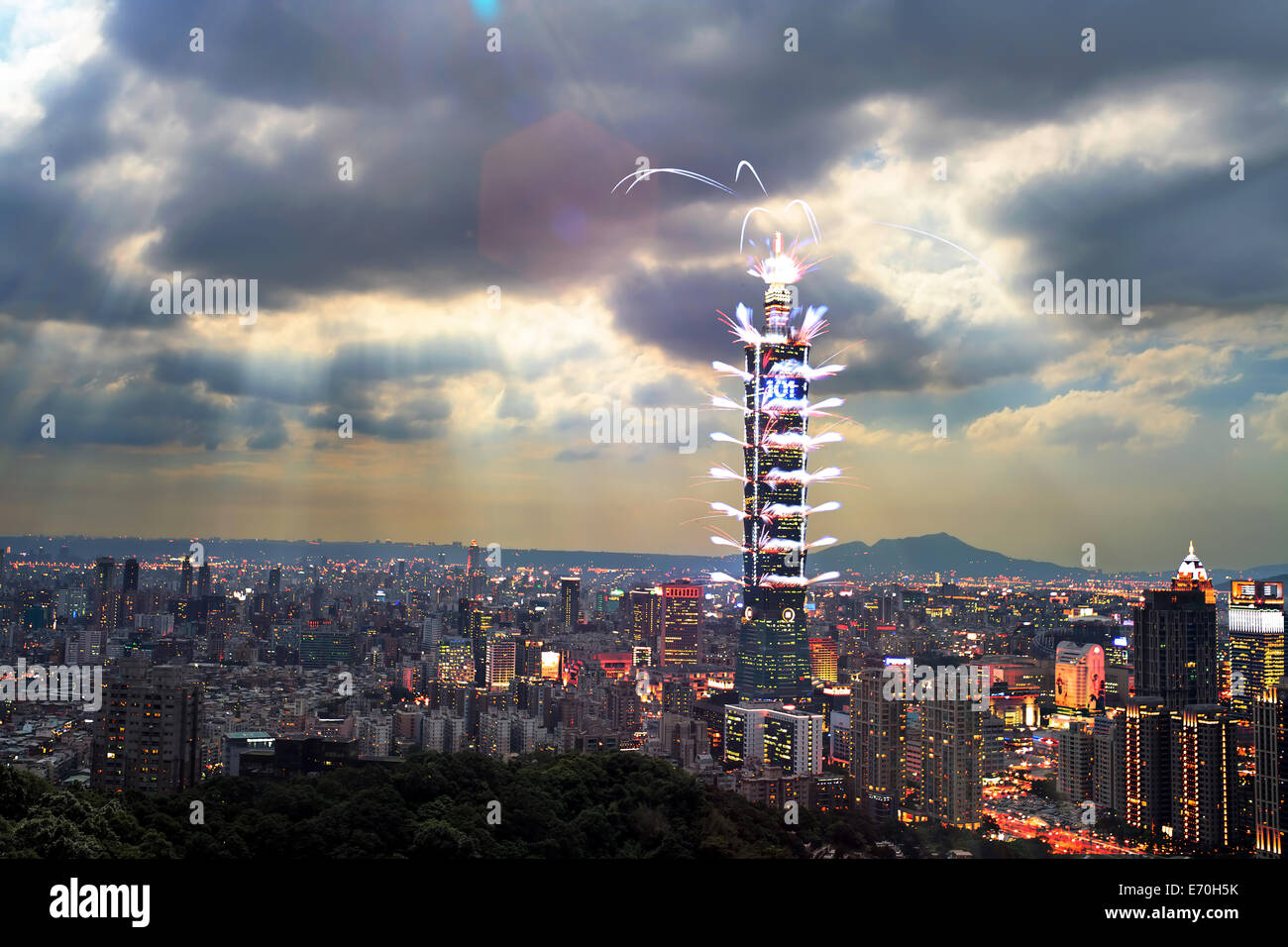 Taipei 101 fireworks hi-res stock photography and images - Alamy