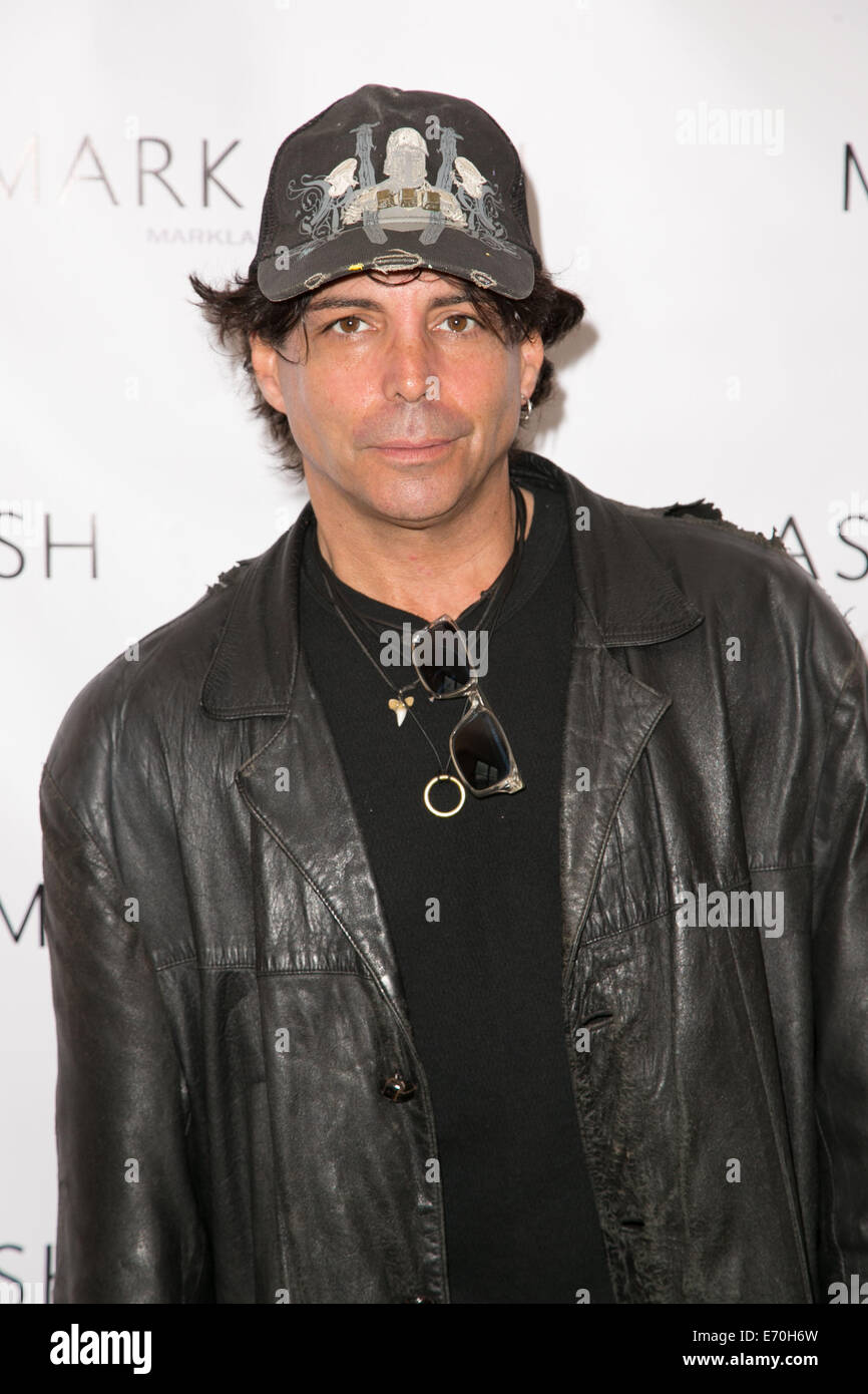 The 2014 Mark Lash Oscar Jewelry Showcase Suite held at The Montage ...