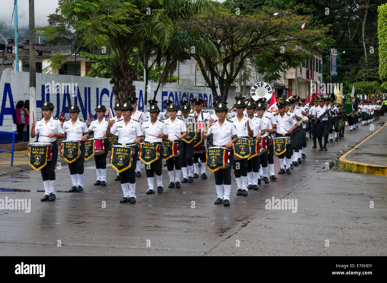 Military uniforms peruvian military hi-res stock photography and images ...