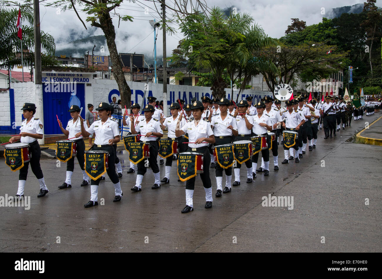 Military uniforms peruvian military hi-res stock photography and images ...