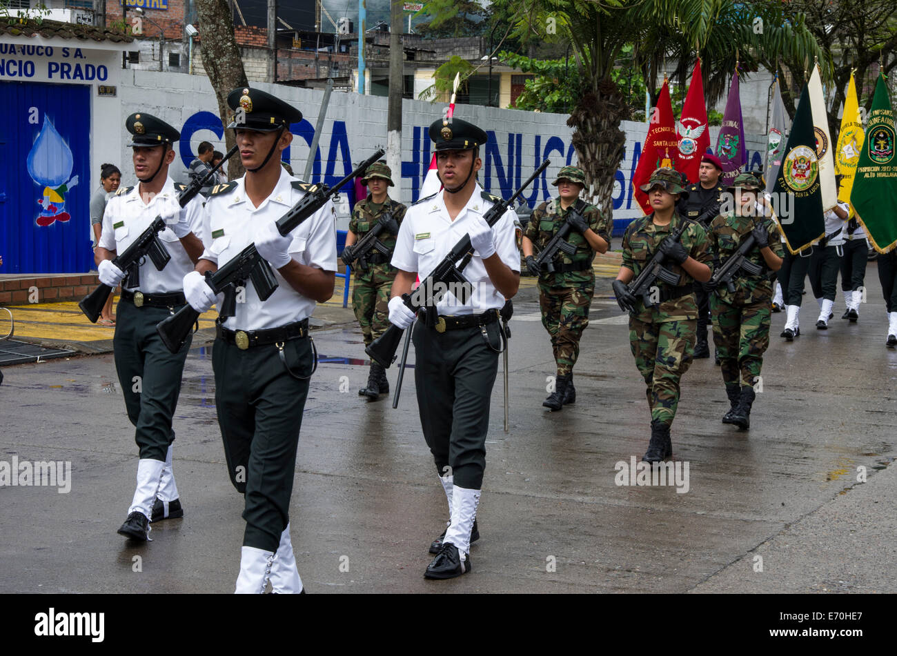 Military uniforms peruvian military hi-res stock photography and images ...