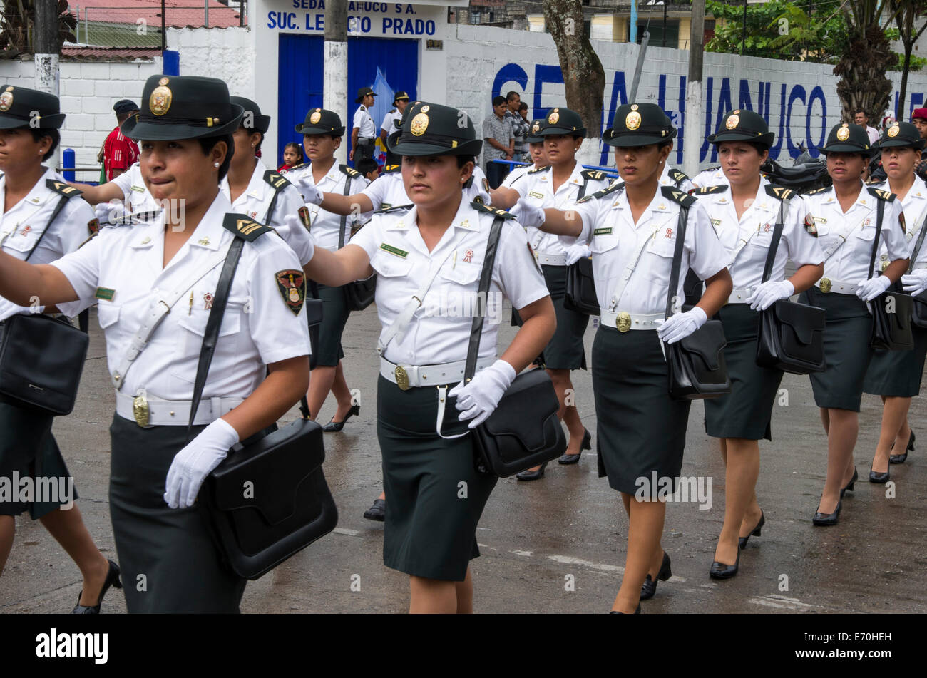 Military uniforms peruvian military hi-res stock photography and images ...