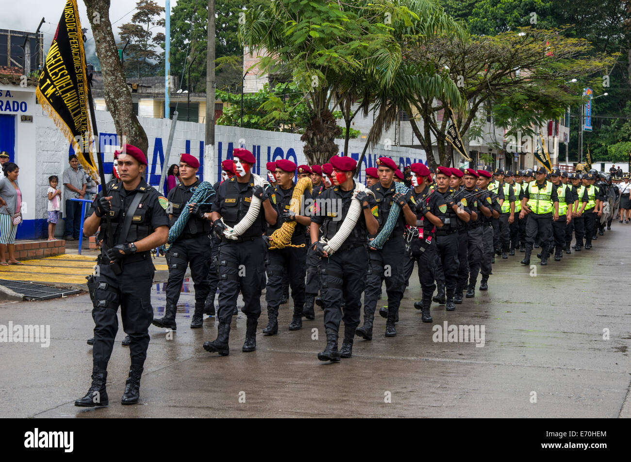 Military uniforms peruvian military hi-res stock photography and images ...