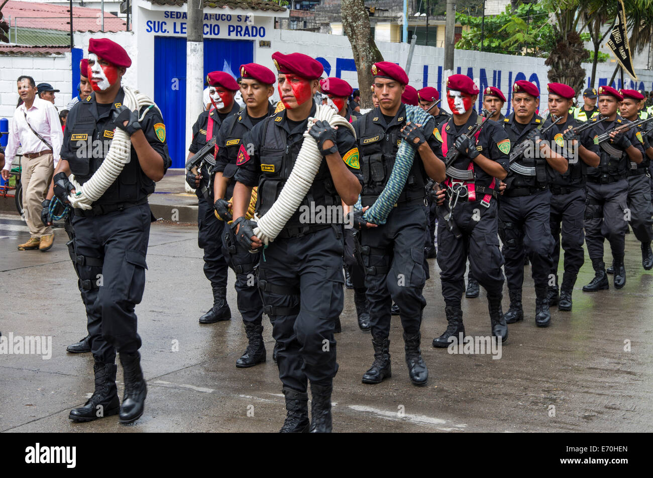 Military uniforms peruvian military hi-res stock photography and images ...