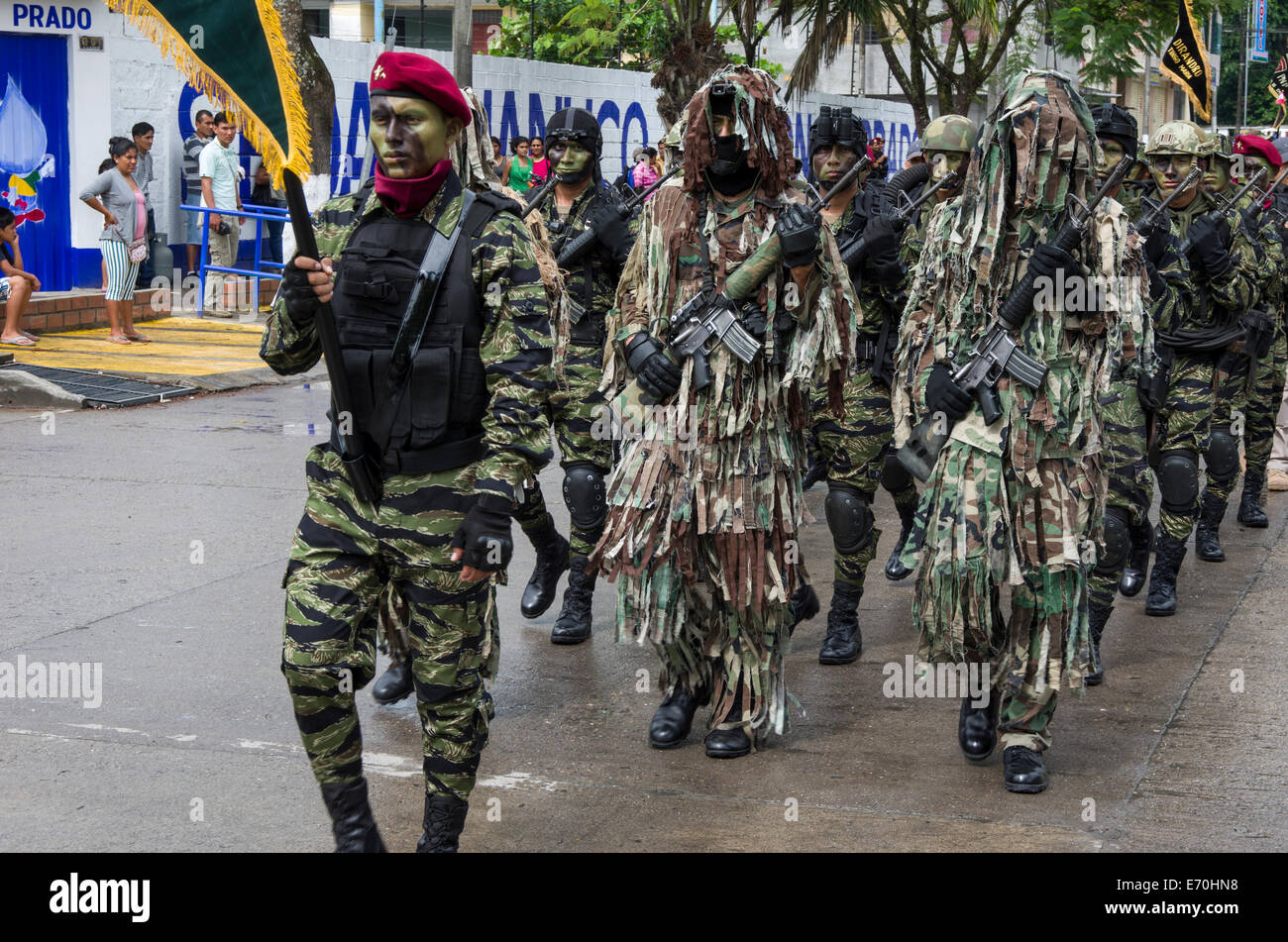 Military uniforms peruvian military hi-res stock photography and images ...