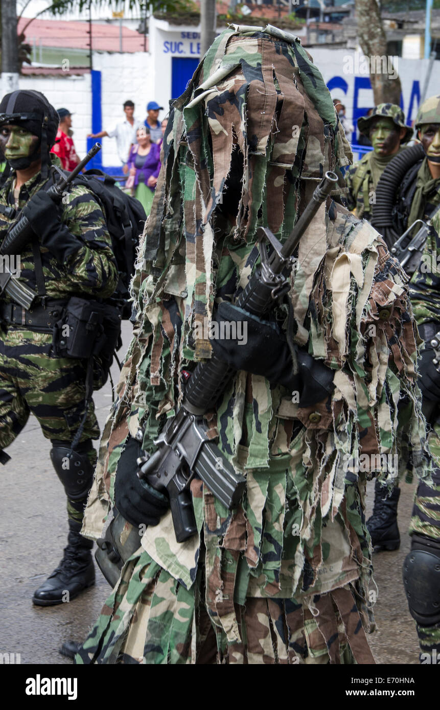 Military uniforms peruvian military hi-res stock photography and images ...