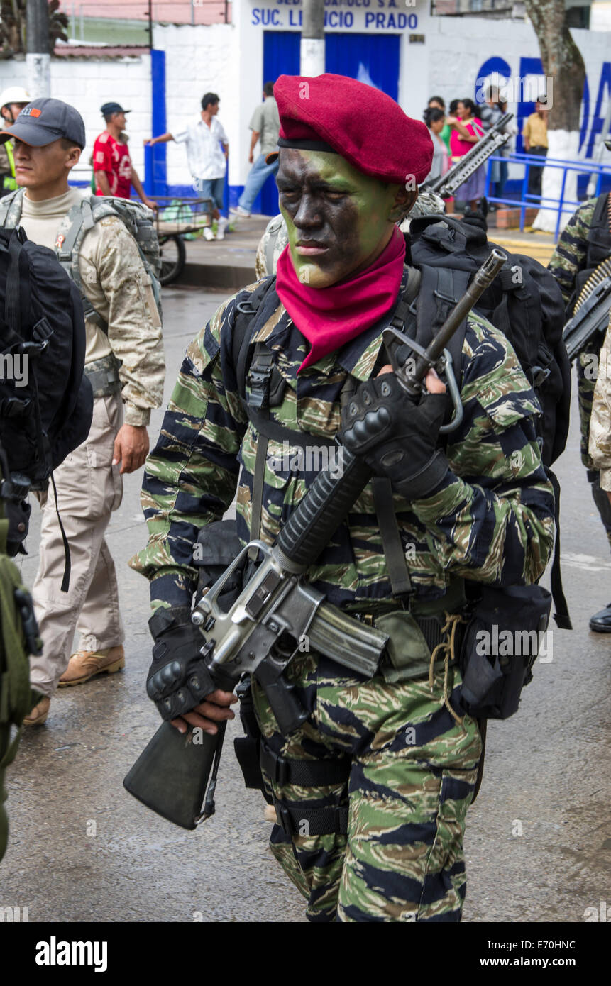 Military uniforms peruvian military hi-res stock photography and images ...