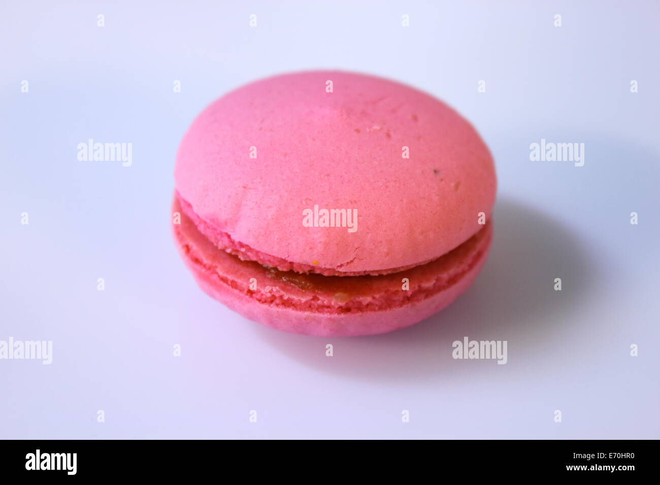 Macaron single hi-res stock photography and images - Alamy