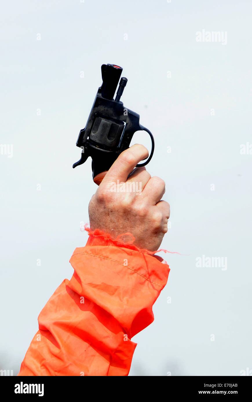 Starter gun hi-res stock photography and images - Alamy