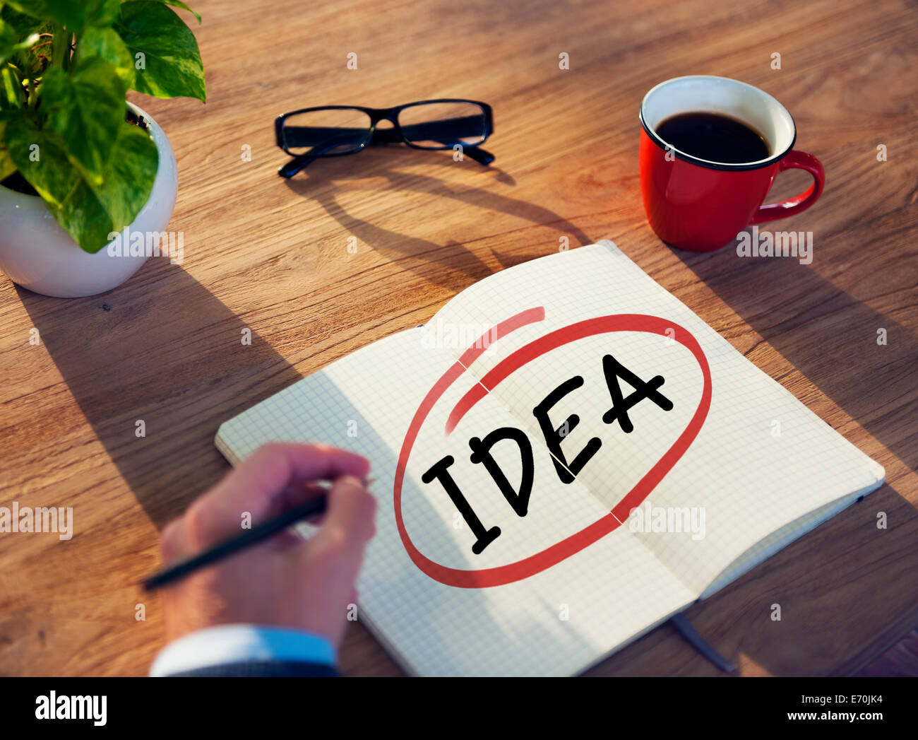 Inspirational creative thinking ideas hi-res stock photography and ...