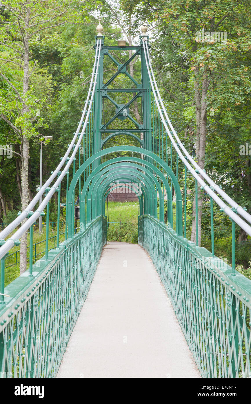 Old green bridge - Footpath over a river - Scotland Stock Photo - Alamy