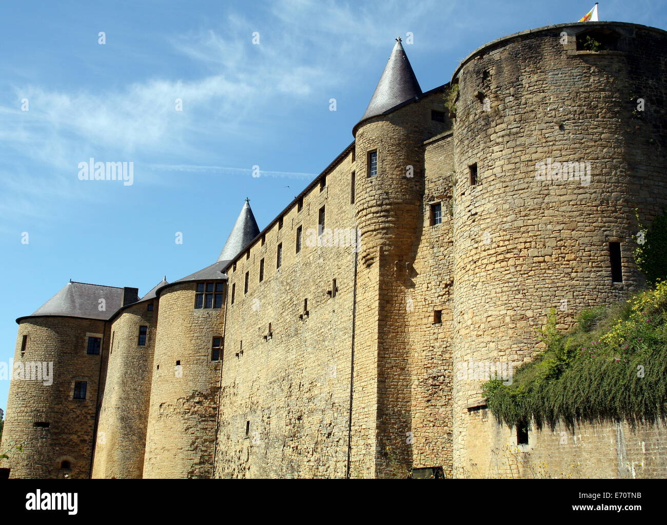 16th century castle construction hi-res stock photography and images ...
