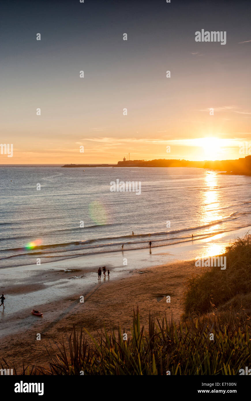 Sunset on Roche beach. Conil de la Frontera Stock Photo - Alamy