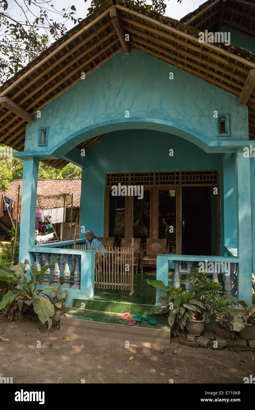 Indonesia house village not stilt hi-res stock photography and images ...