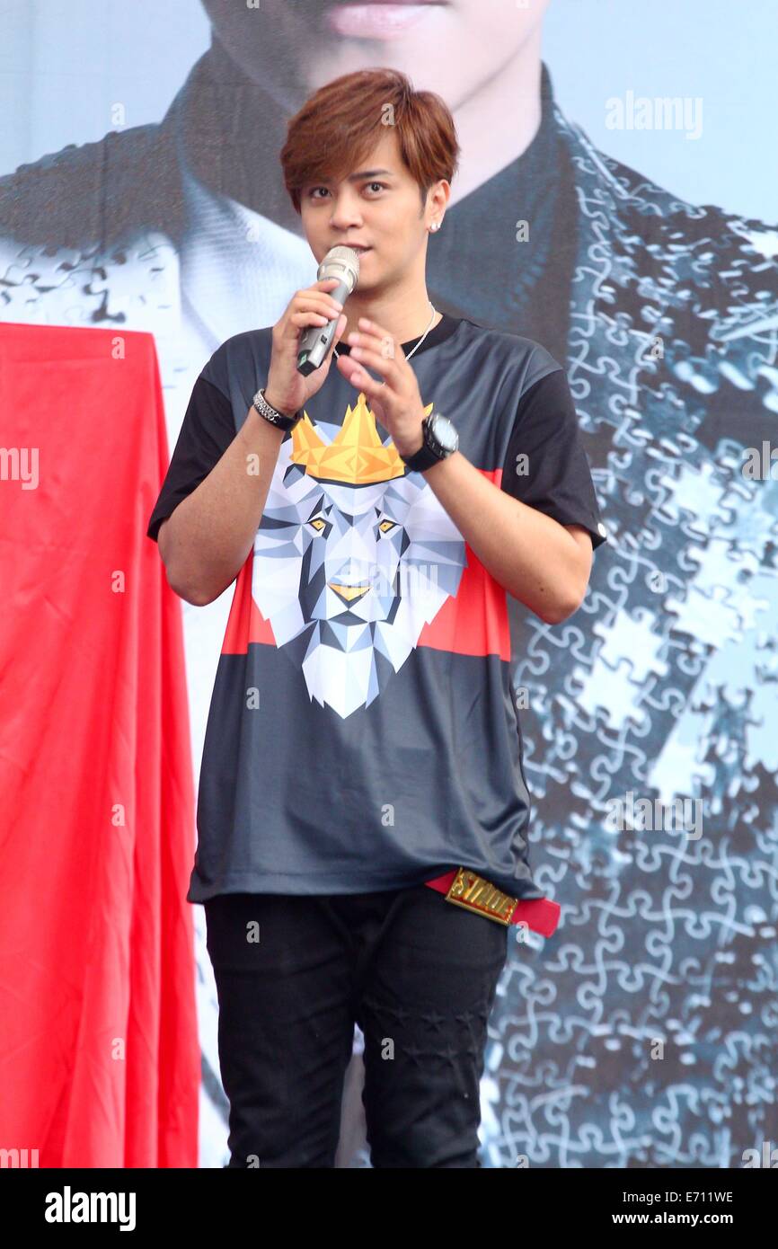 Taipei. 30th Aug, 2014. Singer, actor Show Lo attends a signing session ...