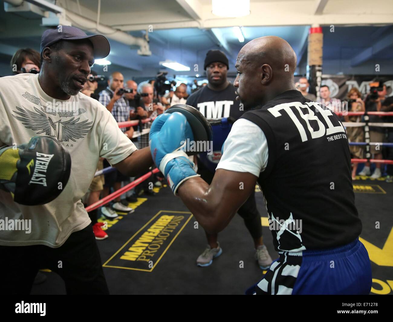 Floyd mayweather boxing club hi-res stock photography and images - Alamy