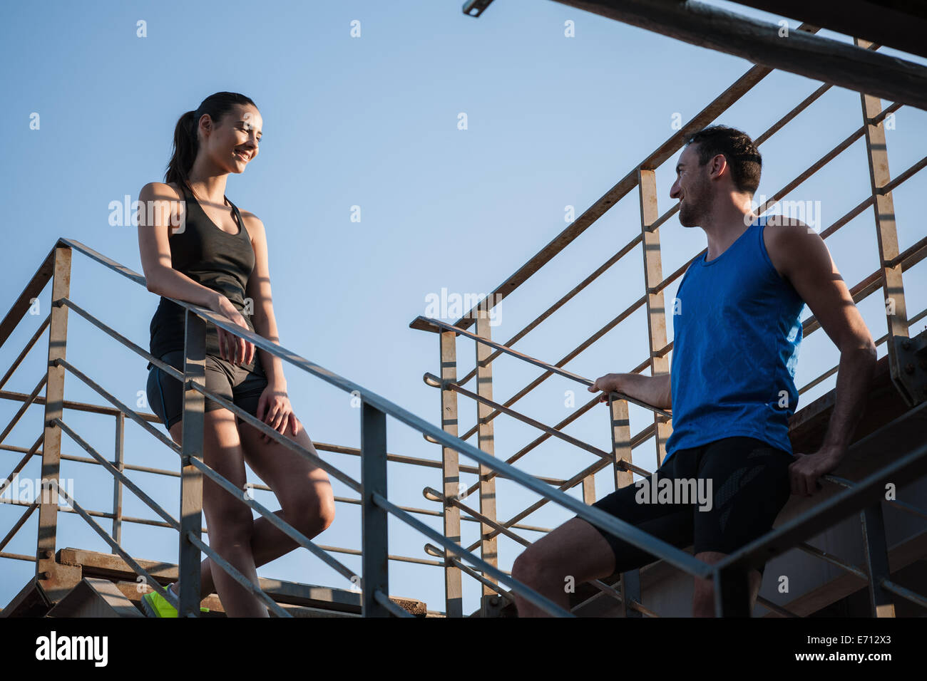 Young people talking saying hi-res stock photography and images - Alamy