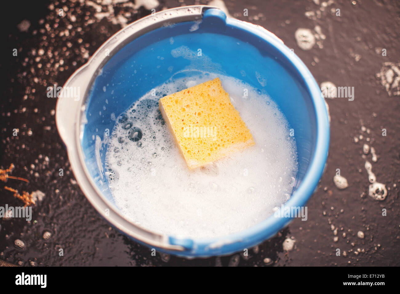 Water bucket with sponge hi-res stock photography and images - Alamy