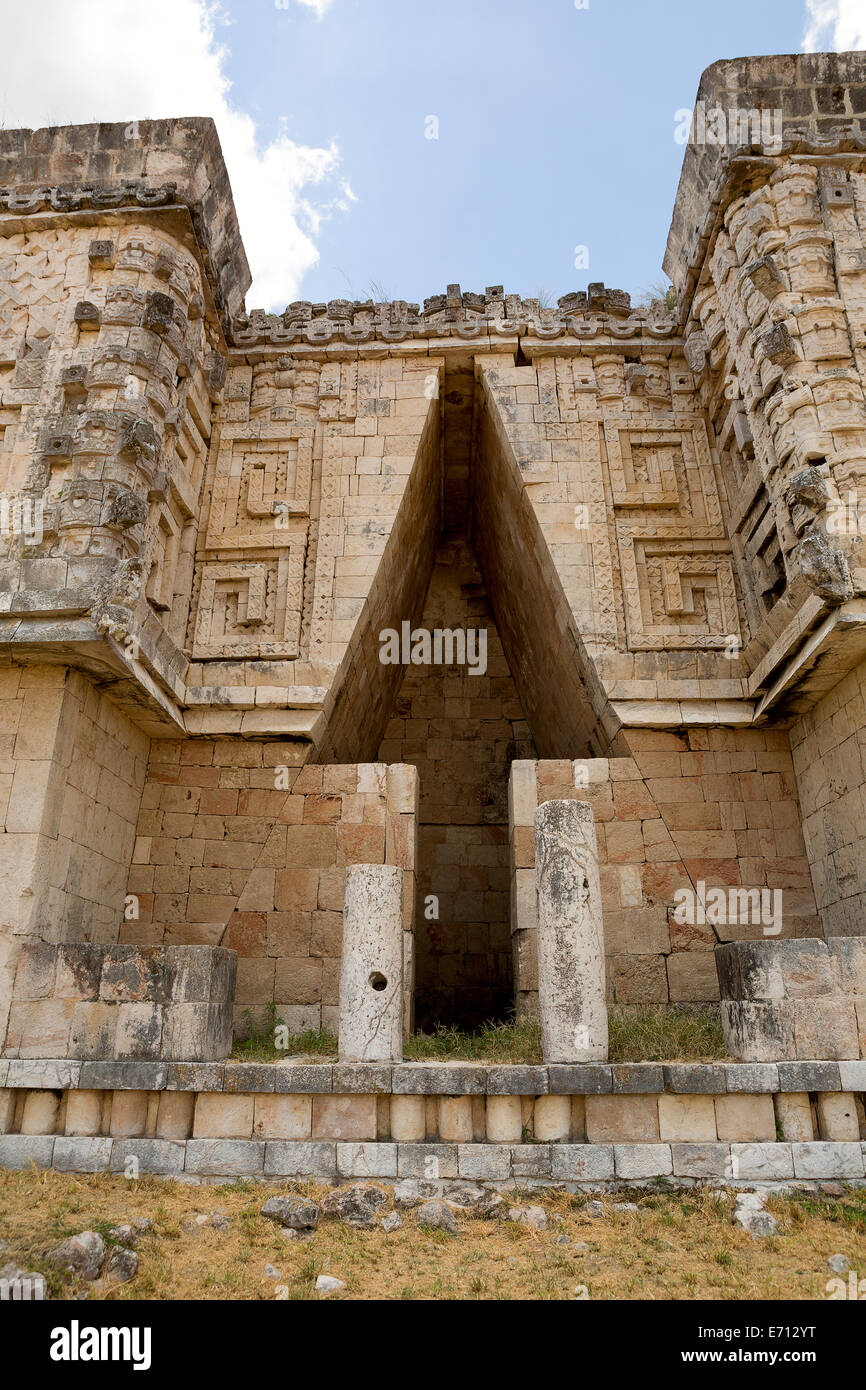Mayan architectural detail in the ancient city of Uxmal Stock Photo - Alamy