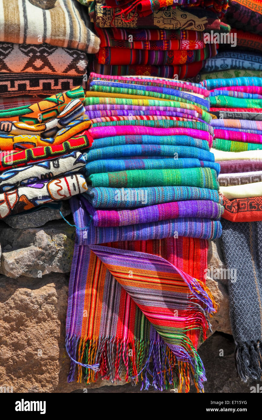 Peruvian handicrafts hi-res stock photography and images - Alamy