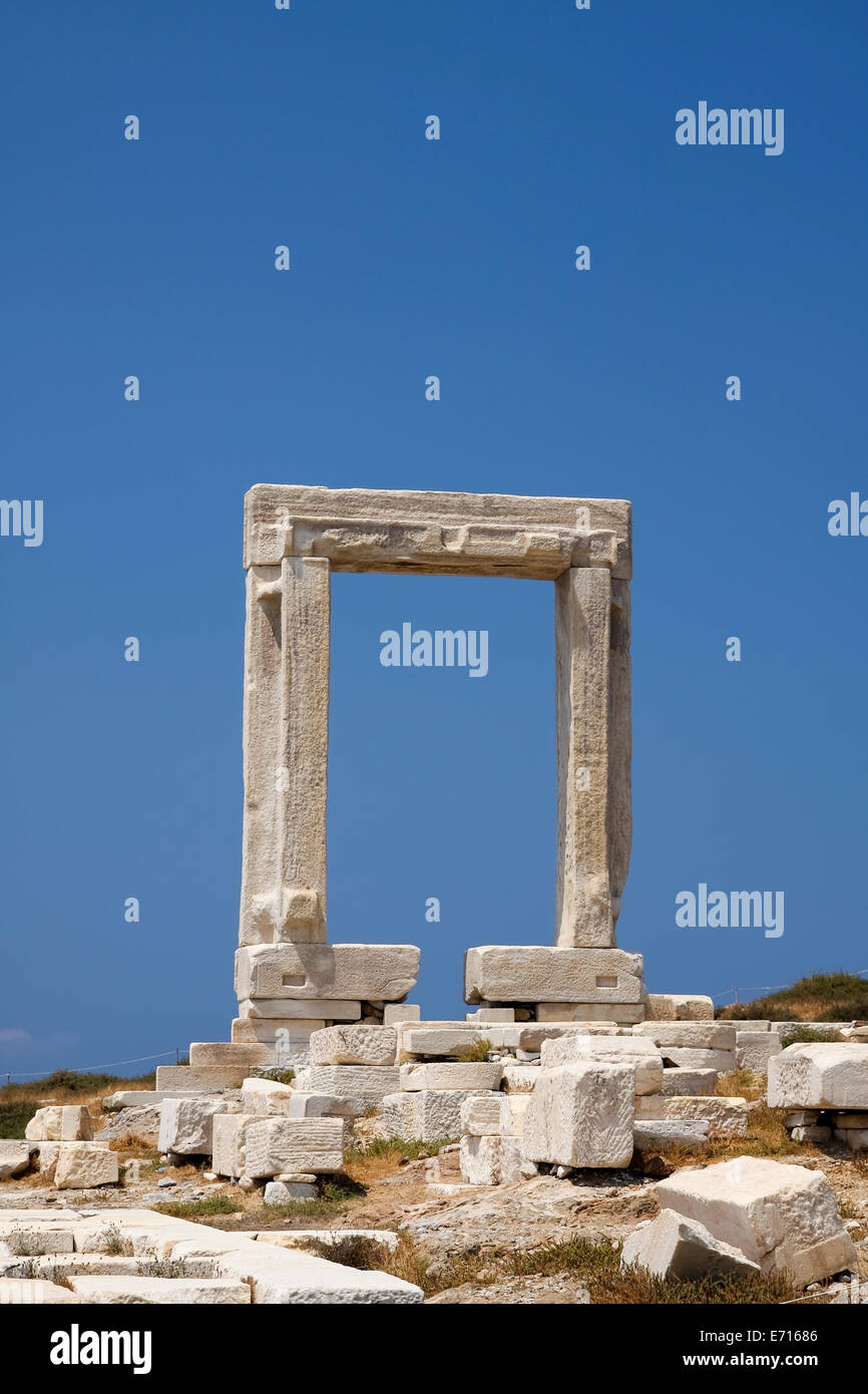 Greece, Cyclades, Naxos, Gate to the temple of Apollo Stock Photo - Alamy