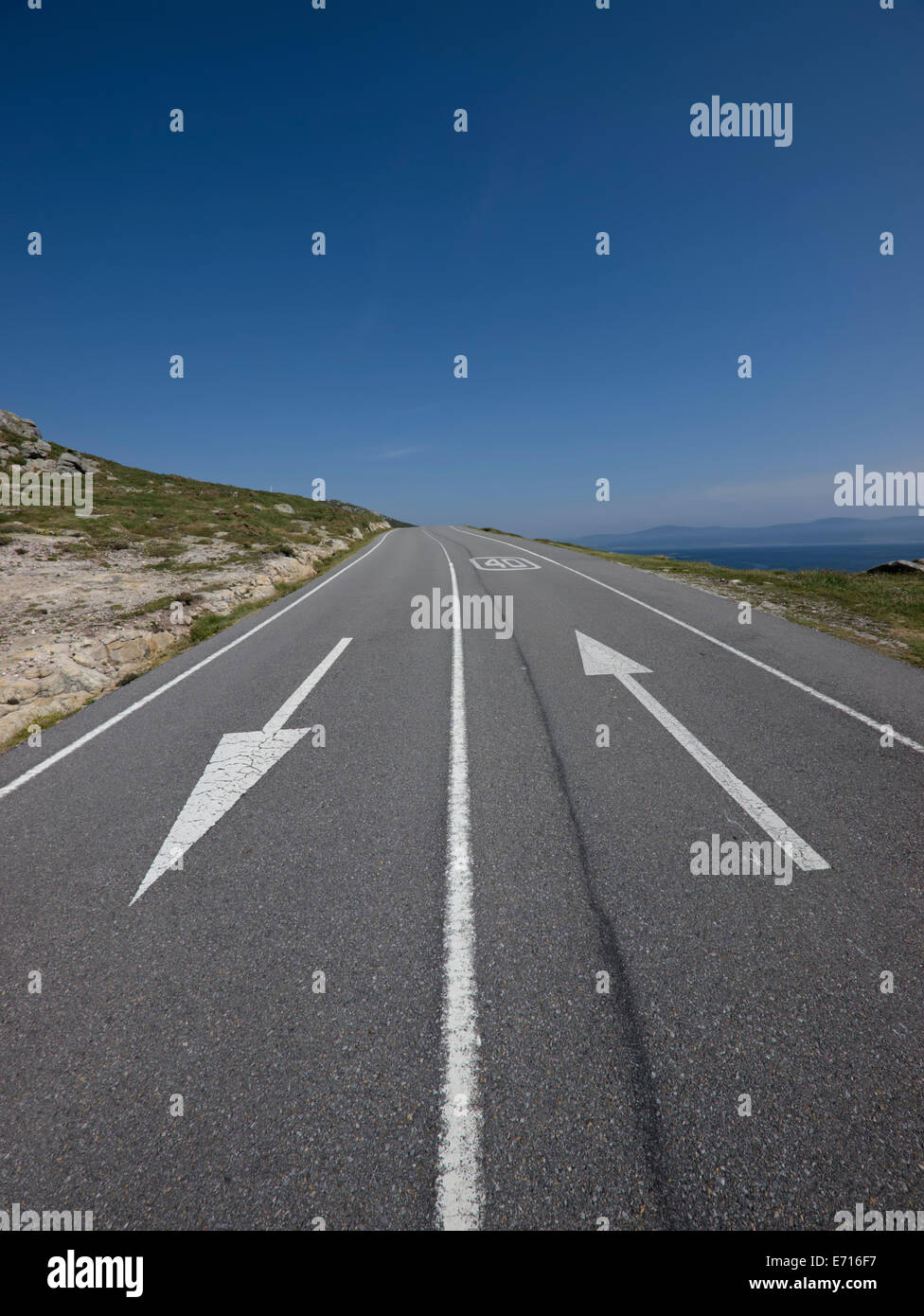 Directional arrows hi-res stock photography and images - Alamy