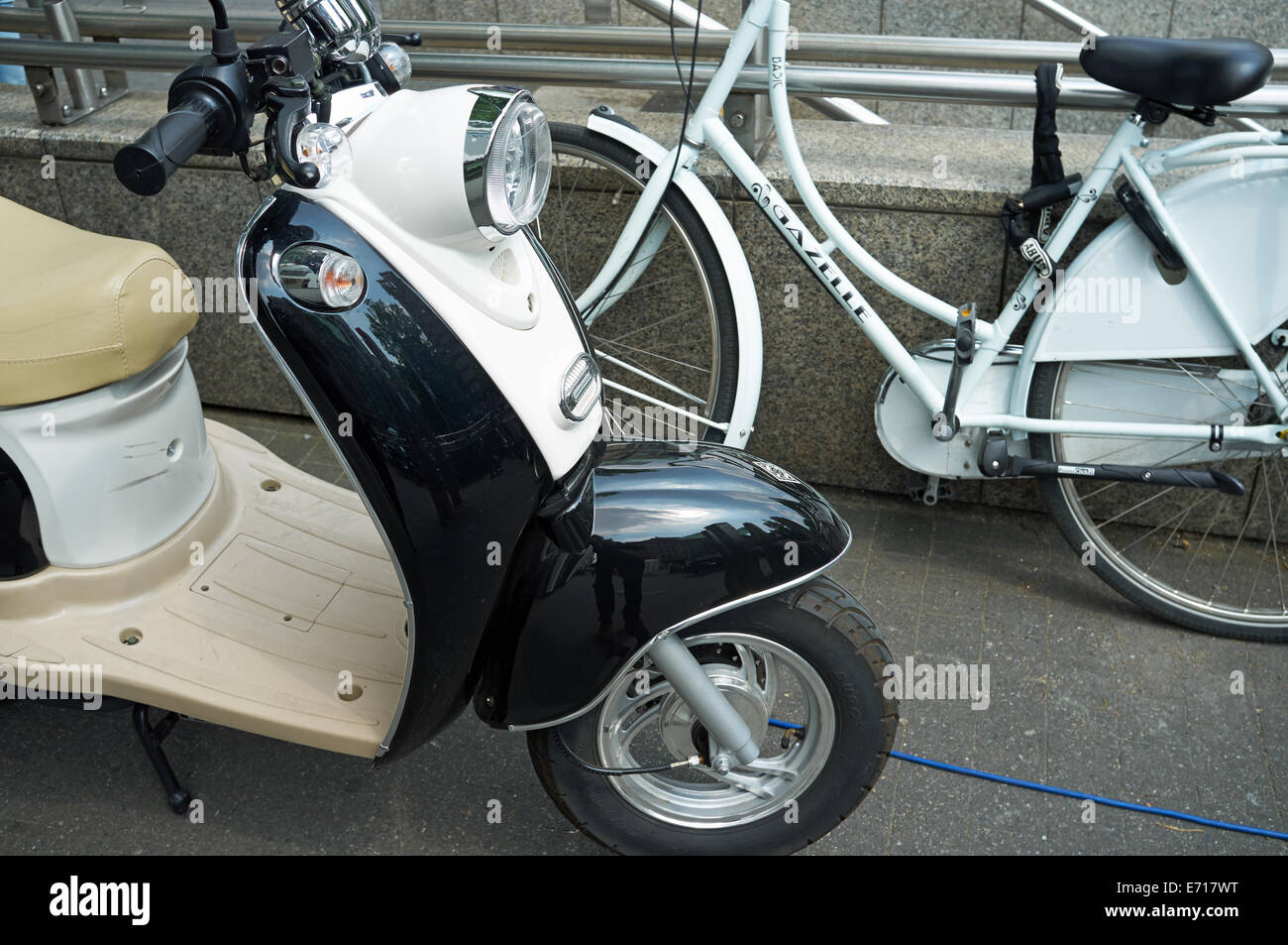 Moped bicycle hi-res stock photography and images - Alamy