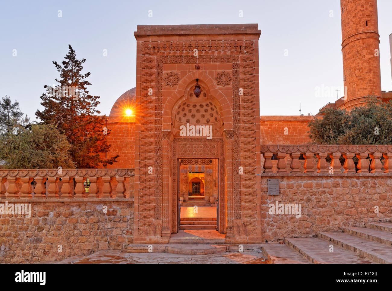 Mosque portal hi-res stock photography and images - Alamy