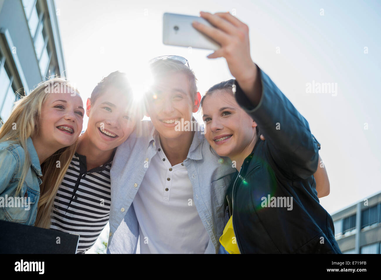 Taking selfie friends hi-res stock photography and images - Alamy