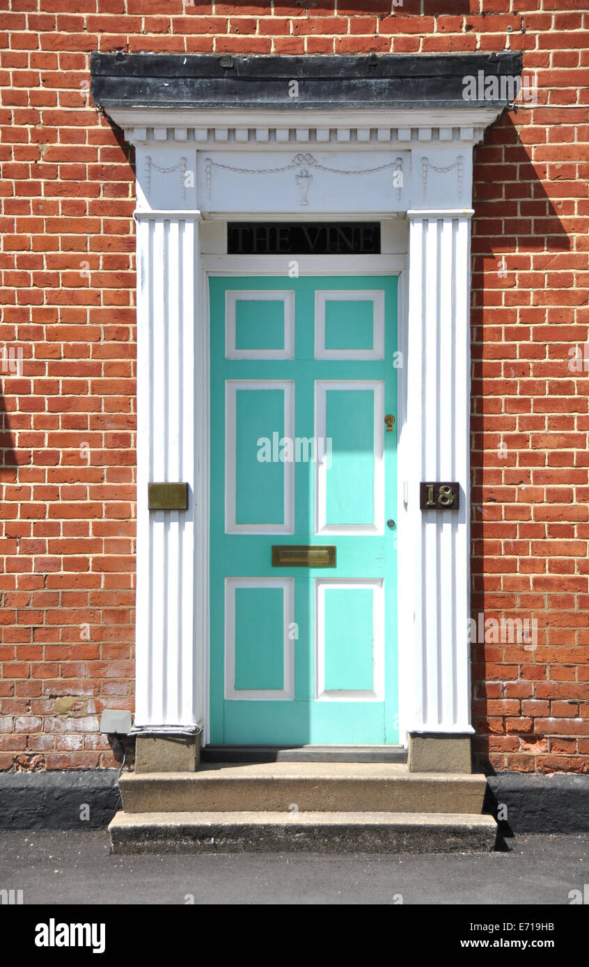Green door in Welwyn, Hertfordshire Stock Photo - Alamy