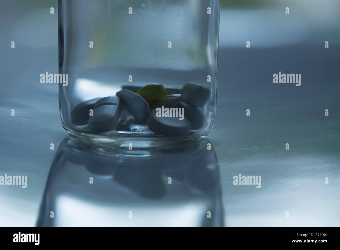 Tablet jar hi-res stock photography and images - Alamy