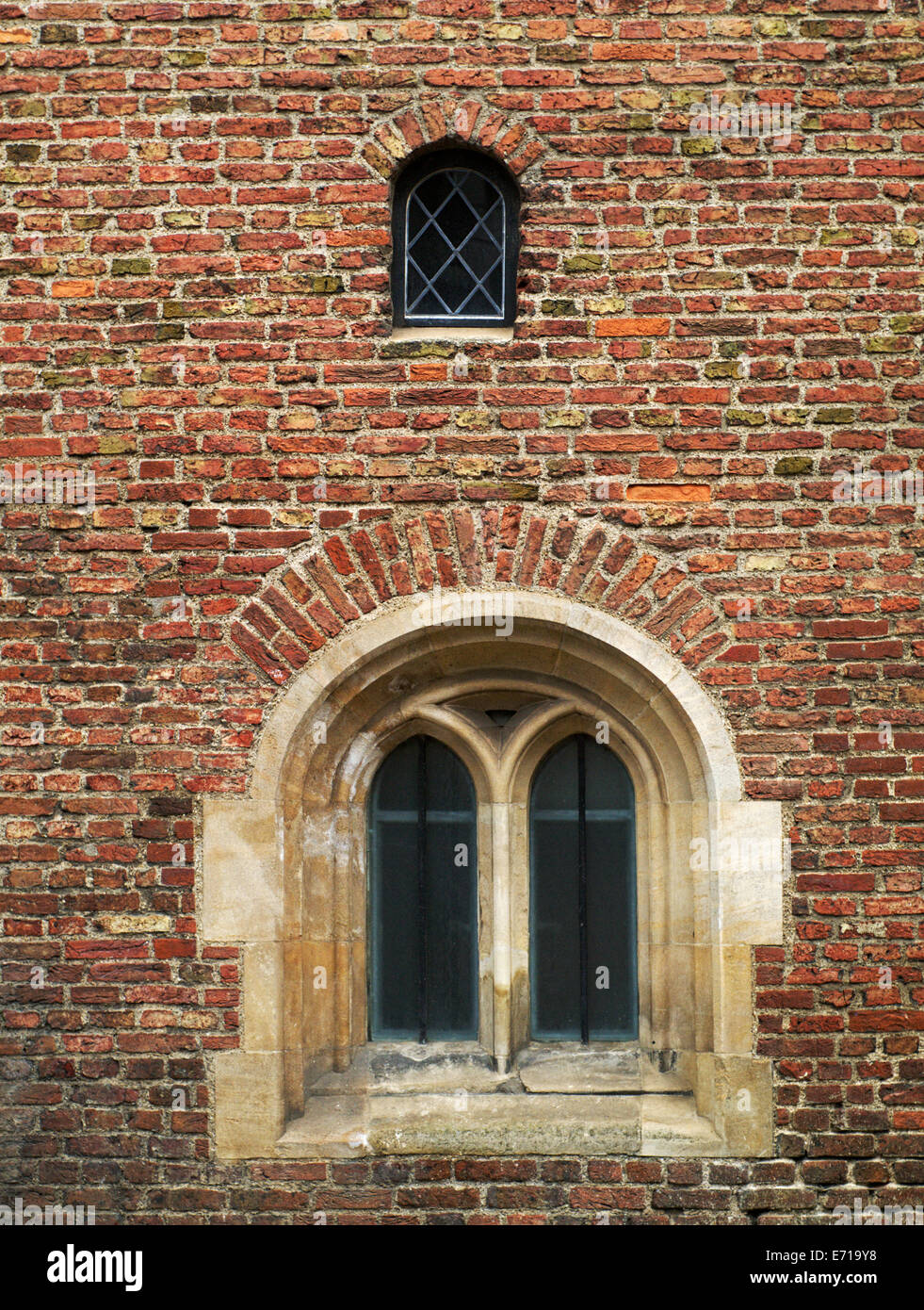 English historic windows hi-res stock photography and images - Alamy