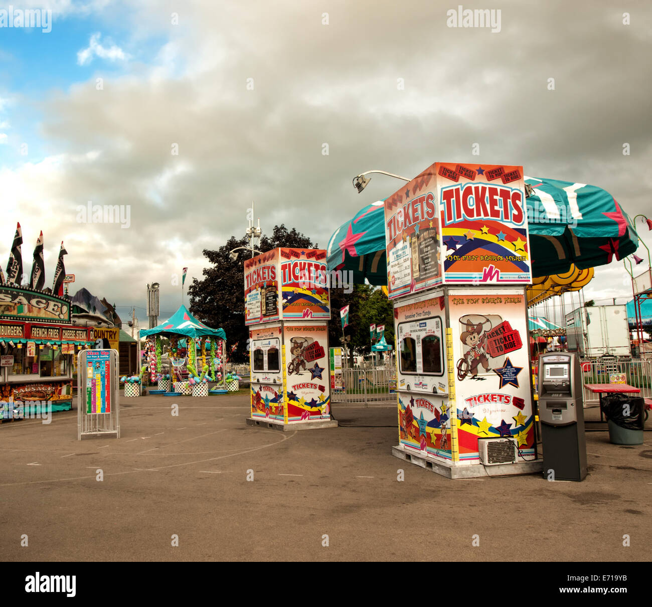 Fairground ticket booth hi-res stock photography and images - Alamy