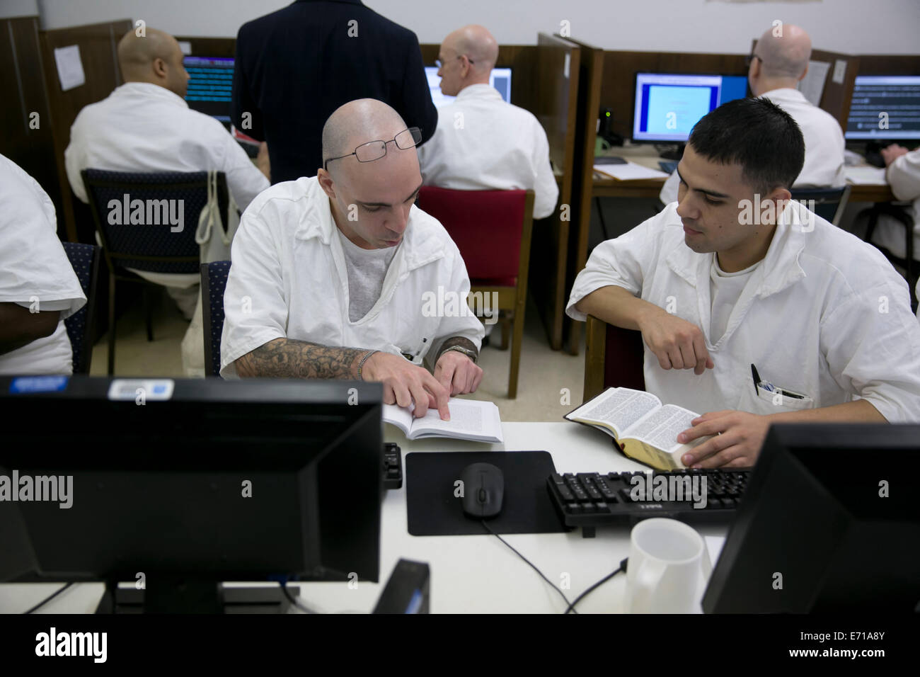 Prison bible study hi-res stock photography and images - Alamy