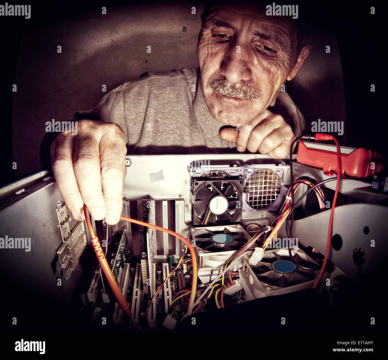 Computer expert hi-res stock photography and images - Alamy