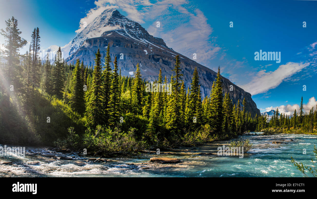 Scenic mountain hiking views, Berg Lake Trail, Mount Robson Provincial ...