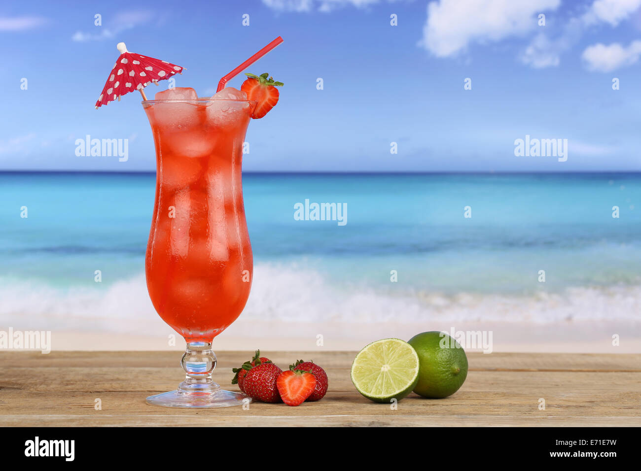 Beach strawberry hi-res stock photography and images - Alamy