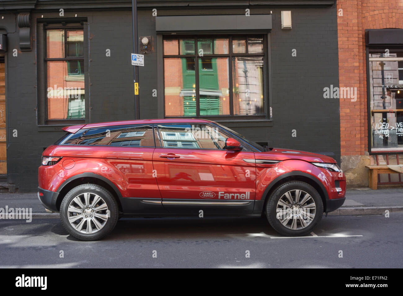 Range rover hi-res stock photography and images - Alamy