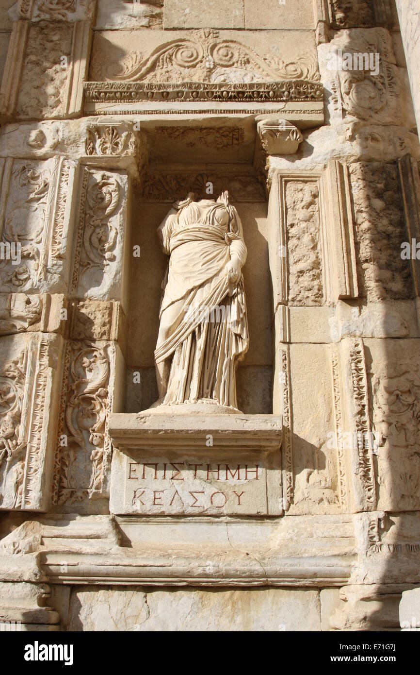 Statue Library Celsus Ephesus Ismir Turkey Stock Photo - Alamy