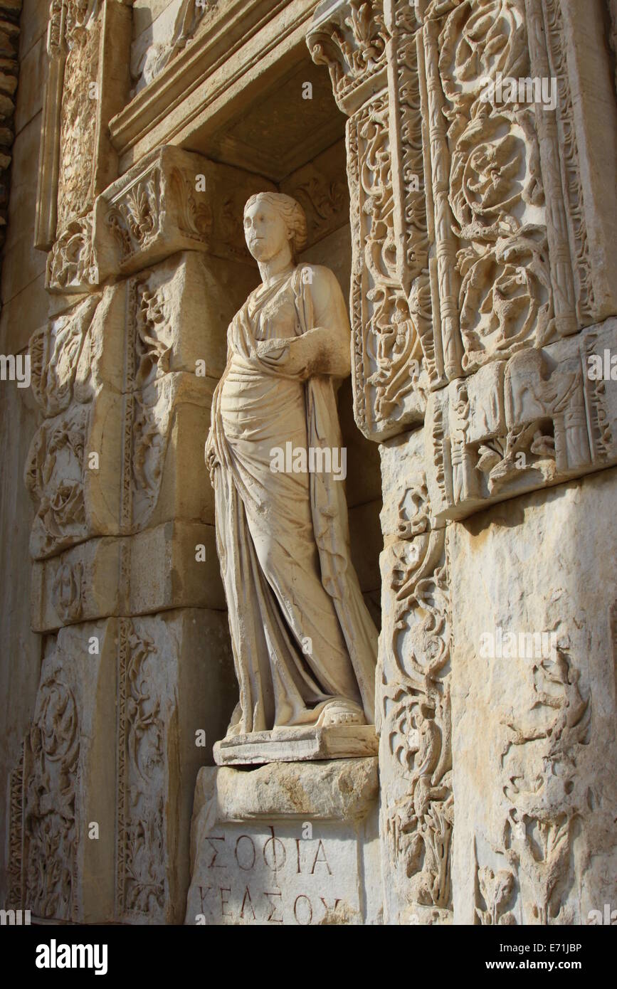 Statue Library Celsus Ephesus Ismir Turkey Stock Photo - Alamy