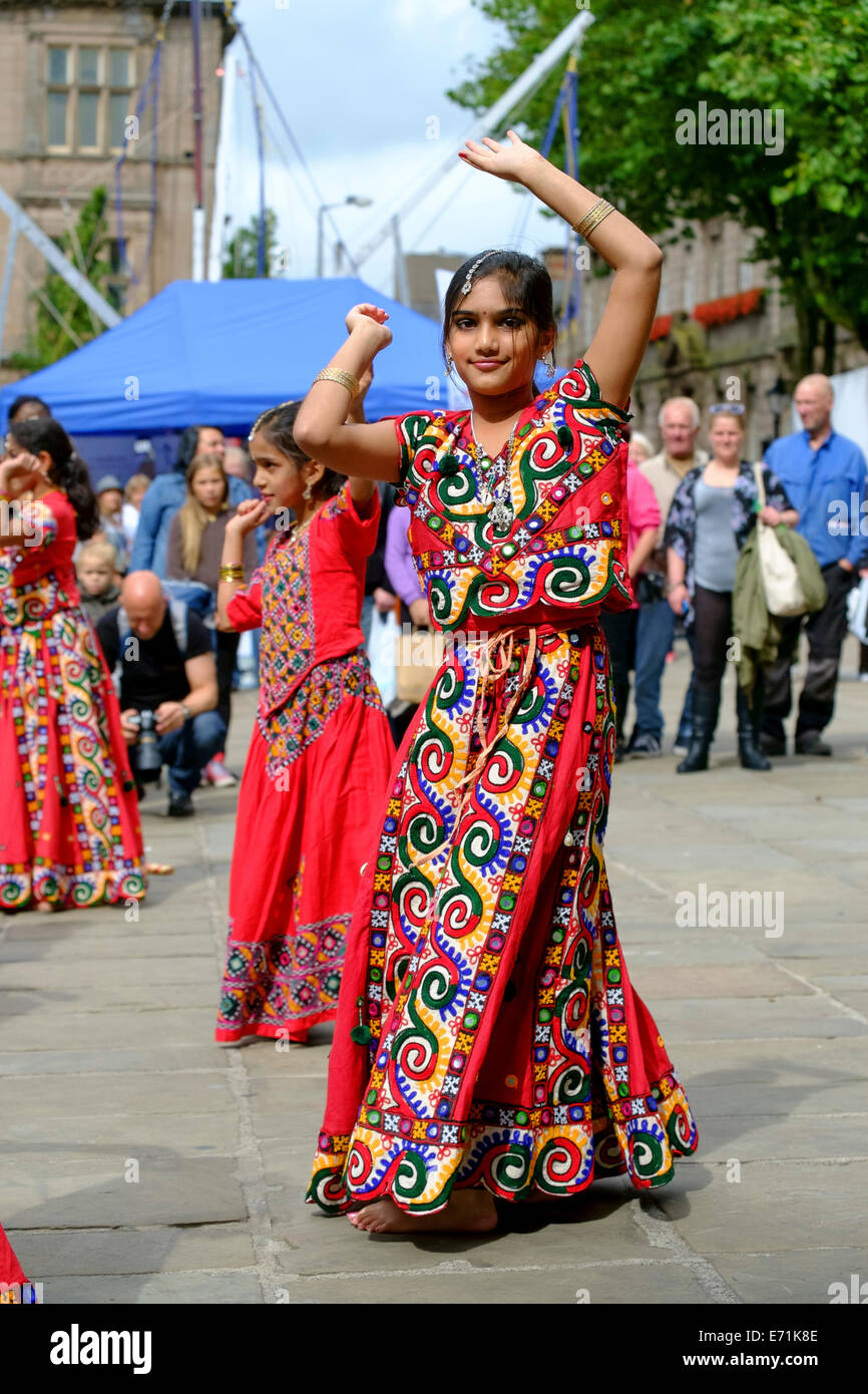 Indian dance girl hi-res stock photography and images - Alamy