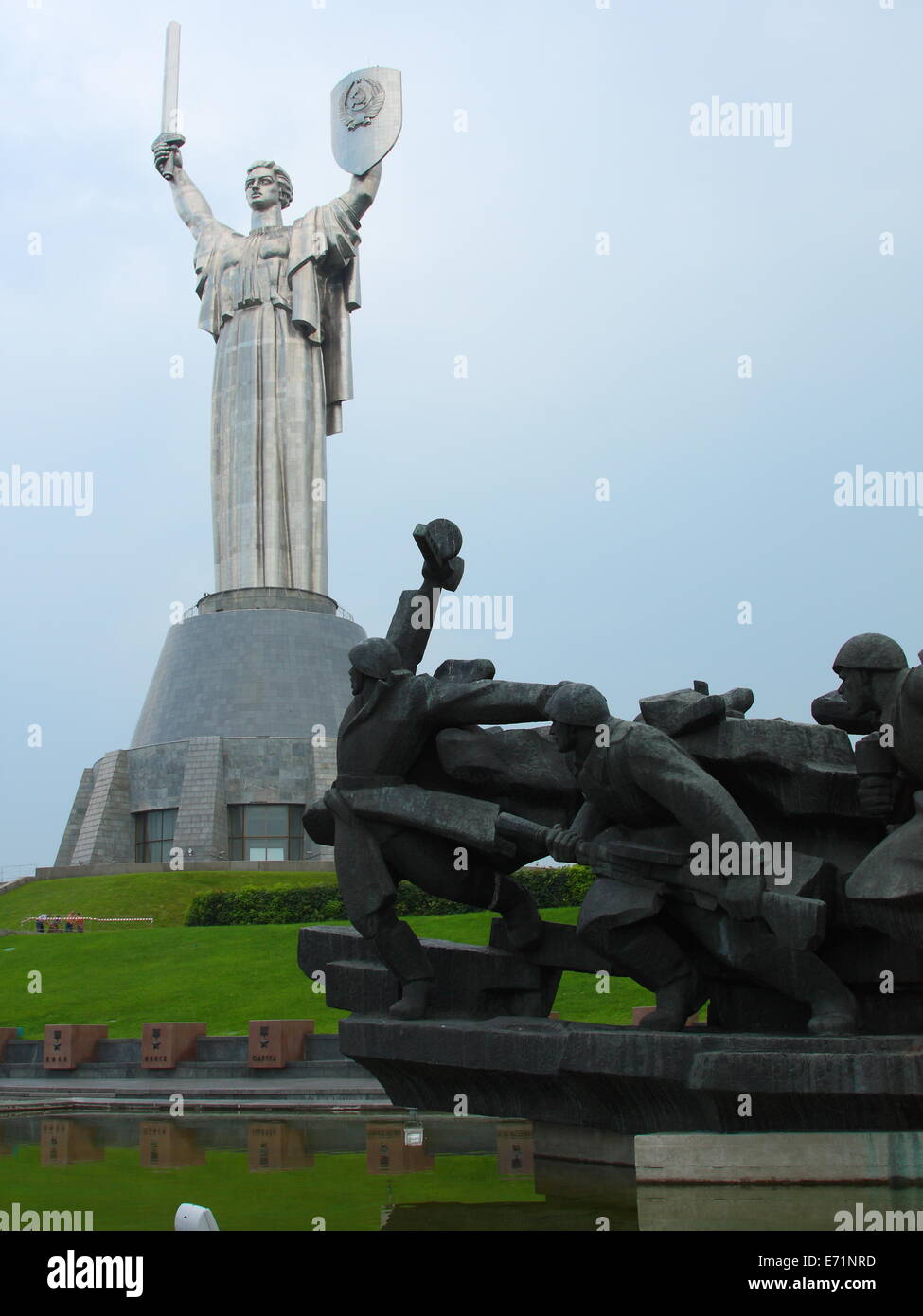 Motherland Monument (Rodina-Mat) - Museum of the Great Patriotic War ...
