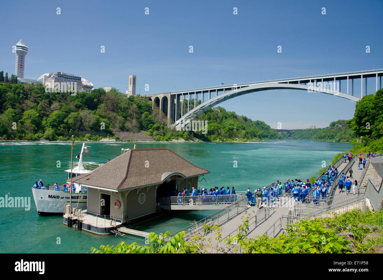 USA, New York & Canada, Ontario, Niagara River, Peace Bridge. Niagara ...