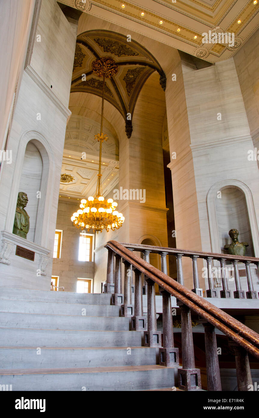 USA, Tennessee, Nashville. Historic Tennessee State Capitol building ...