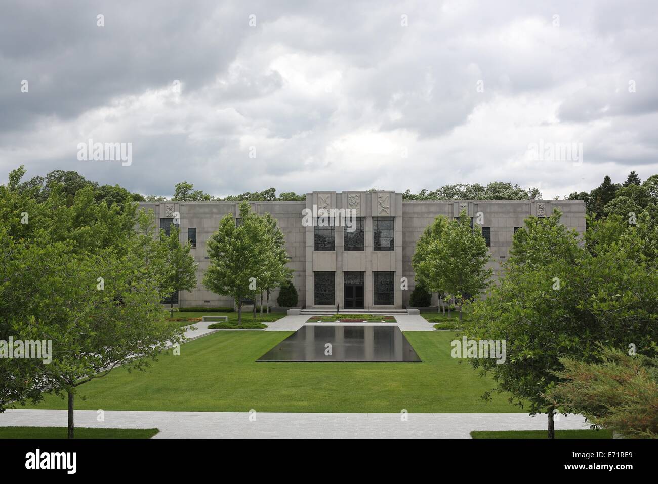 A reflecting pool and a mausoleum at Lakewood Cemetery in Minneapolis ...