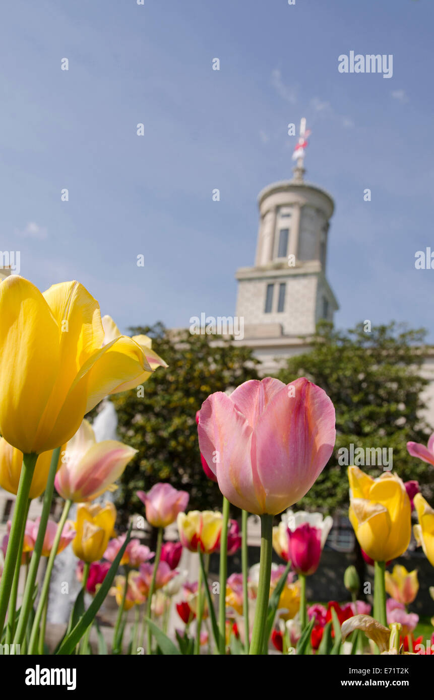 USA, Tennessee, Nashville. Historic Tennessee State Capitol building ...